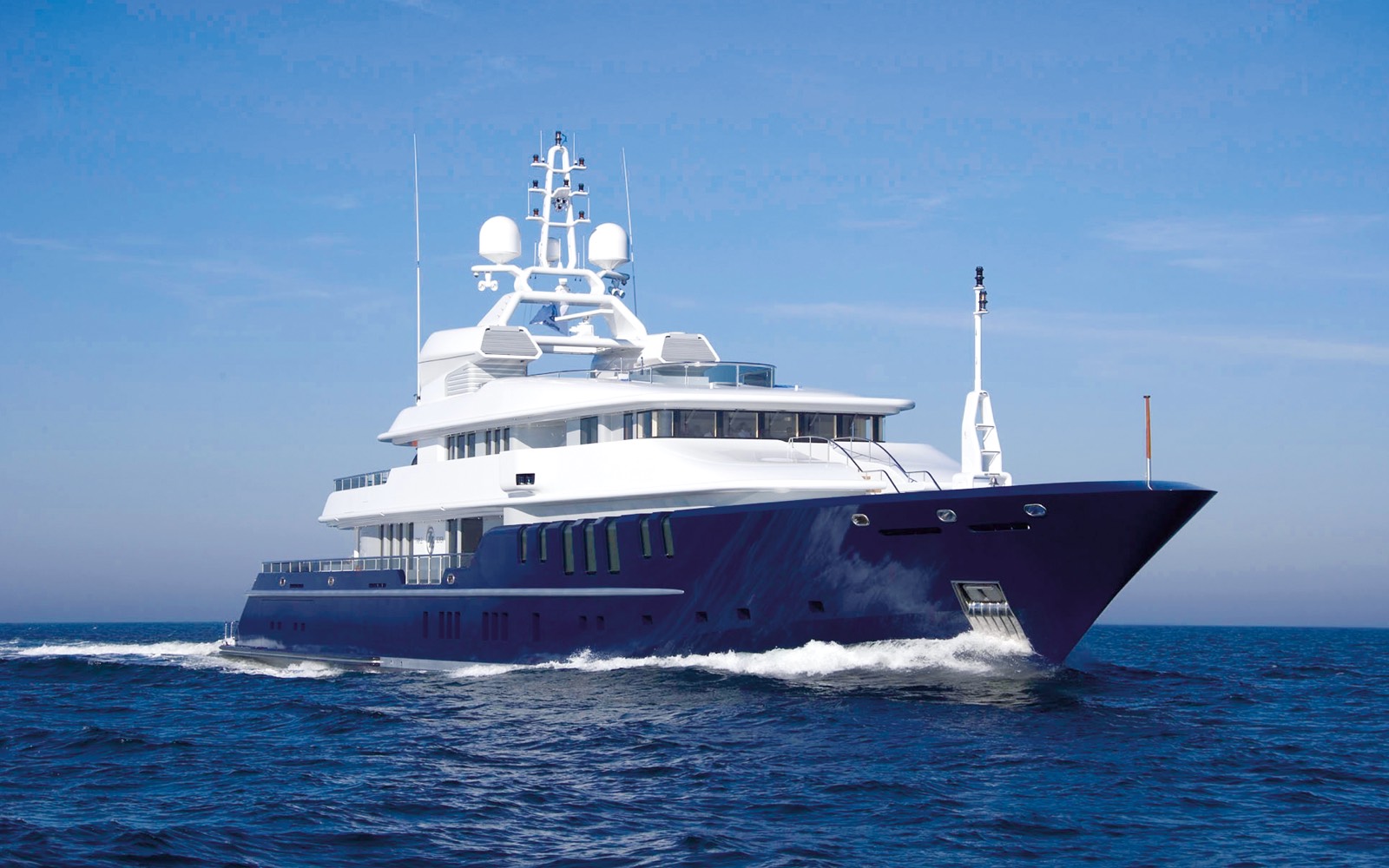 Yacht TRIPLE SEVEN, Nobiskrug | CHARTERWORLD Luxury Superyacht Charters